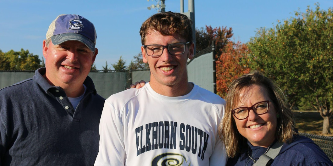 Tennis enthusiast Kelly Nelson gives back by officiating