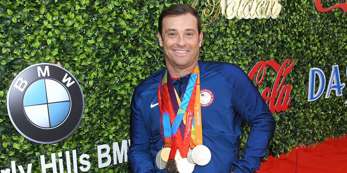 Going Golden in L.A.: Wagner Attends Charity Event