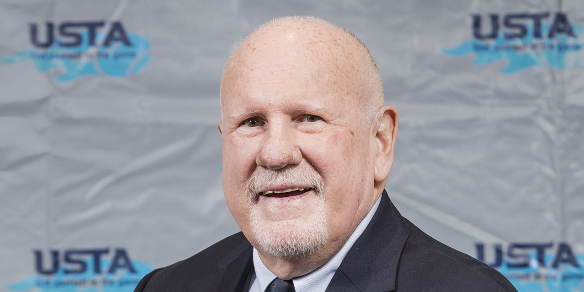 Silla Coach Ron Walker reconocidos