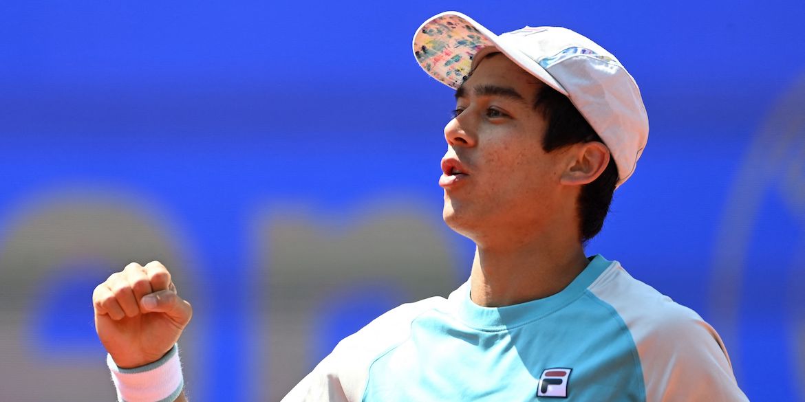 Mackenzie McDonald regresa y se levanta