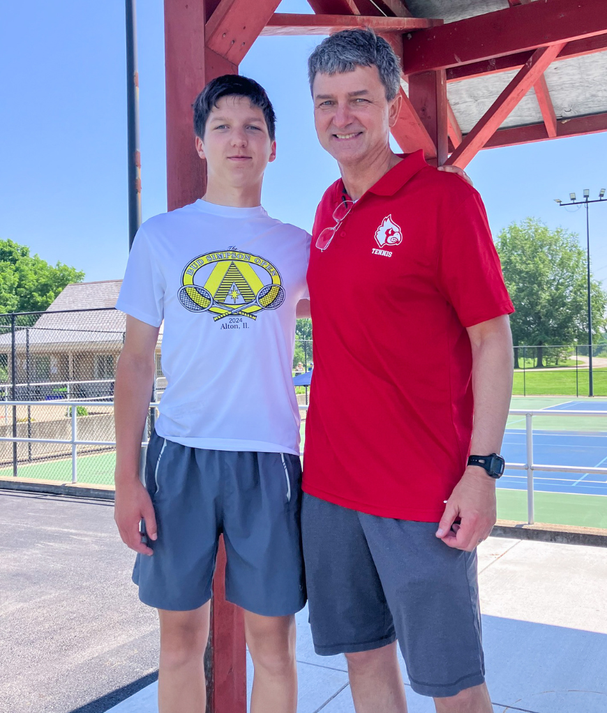 Las canchas de tenis del parque Gordon Moore de Alton se renovaron ...