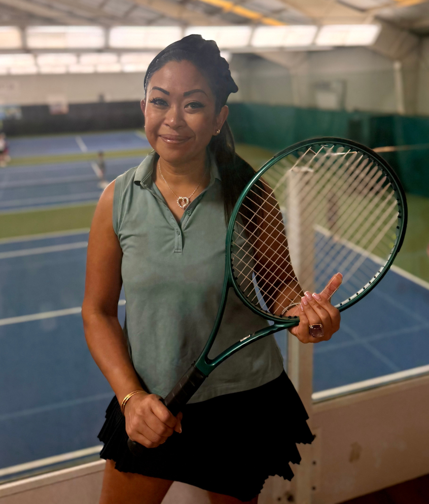 Reyes-Teach aporta pasión por el tenis juvenil a su rol de coordinadora