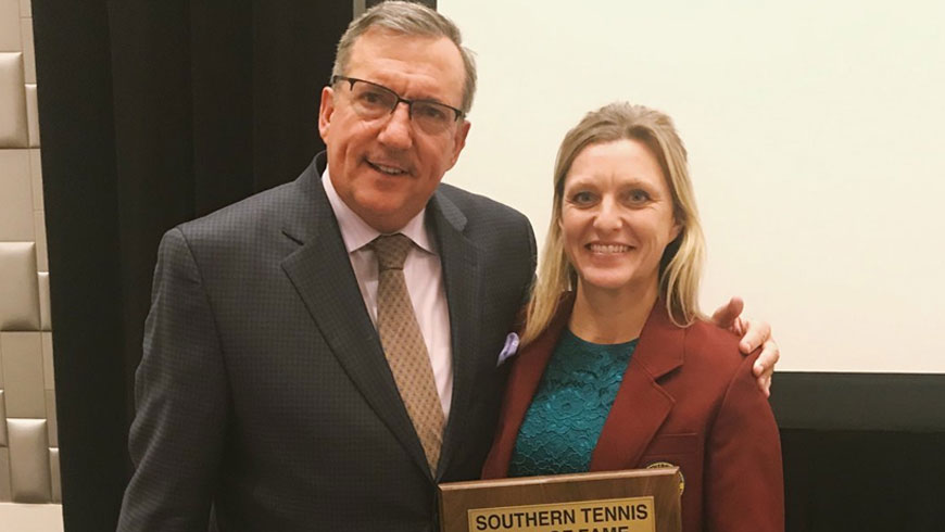 La poseedora del récord del USTA Pro Circuit, Julie Ditty Qualls, tiene ...